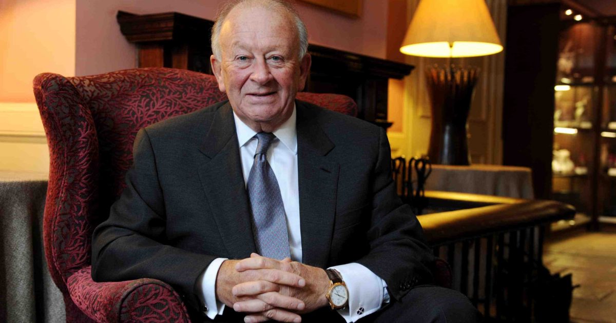 700 mourners pay tribute to Aberdeen legend Stewart Spence